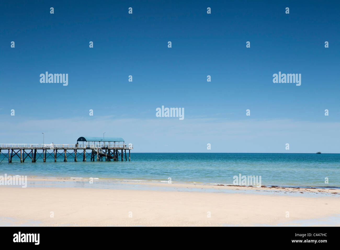 Beach pier structure hi-res stock photography and images - Alamy