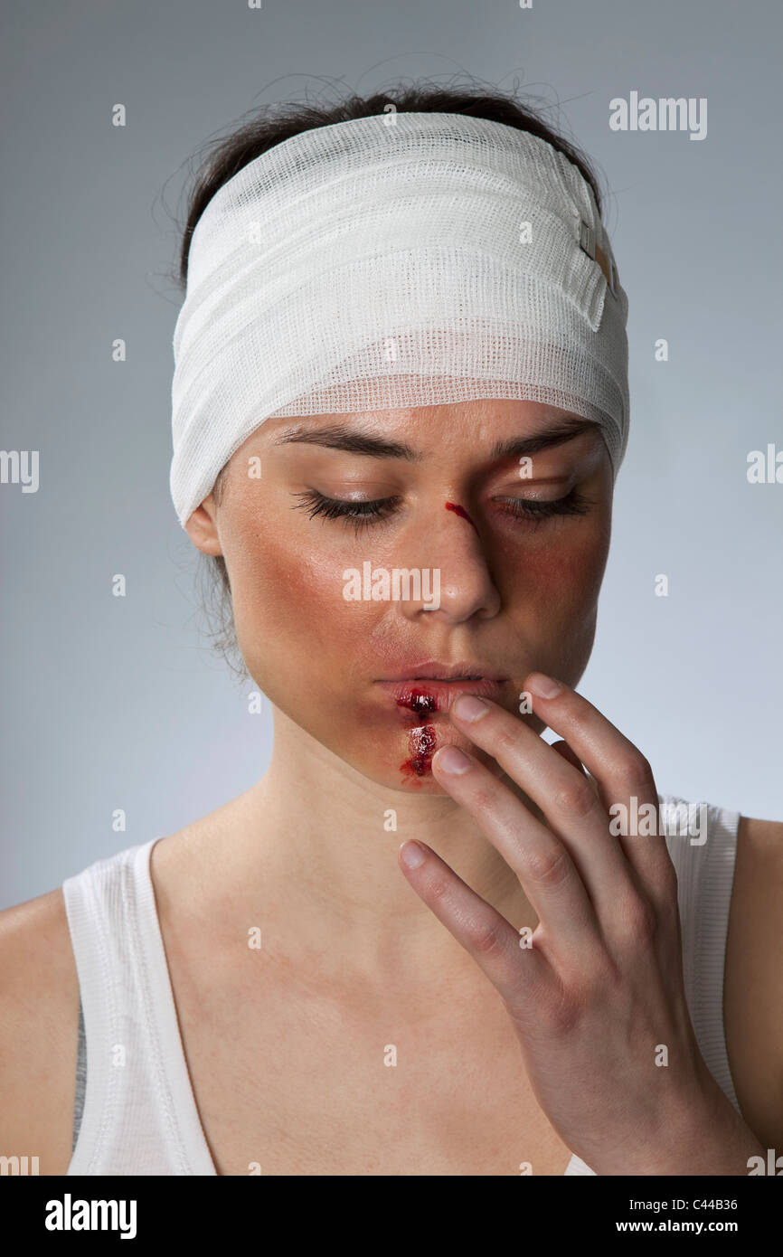 Bandaged eye hi-res stock photography and images - Alamy