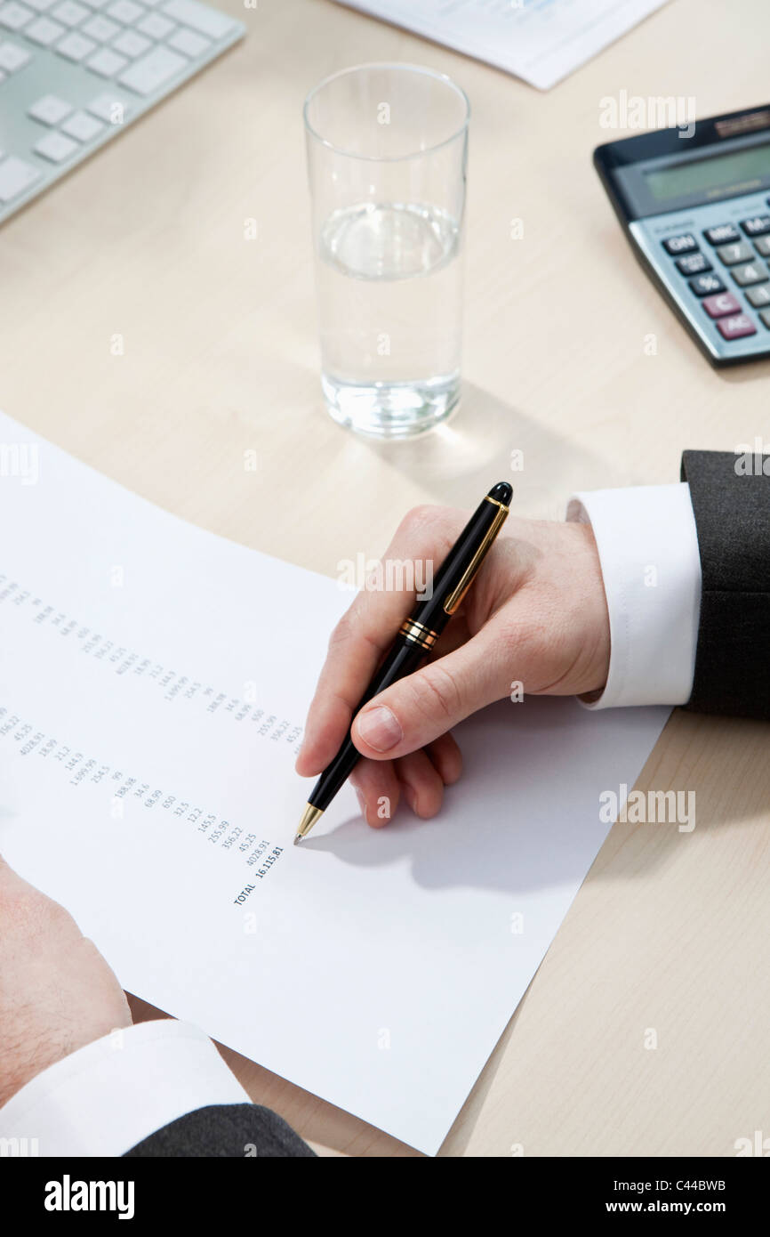 Totaling hi-res stock photography and images - Alamy