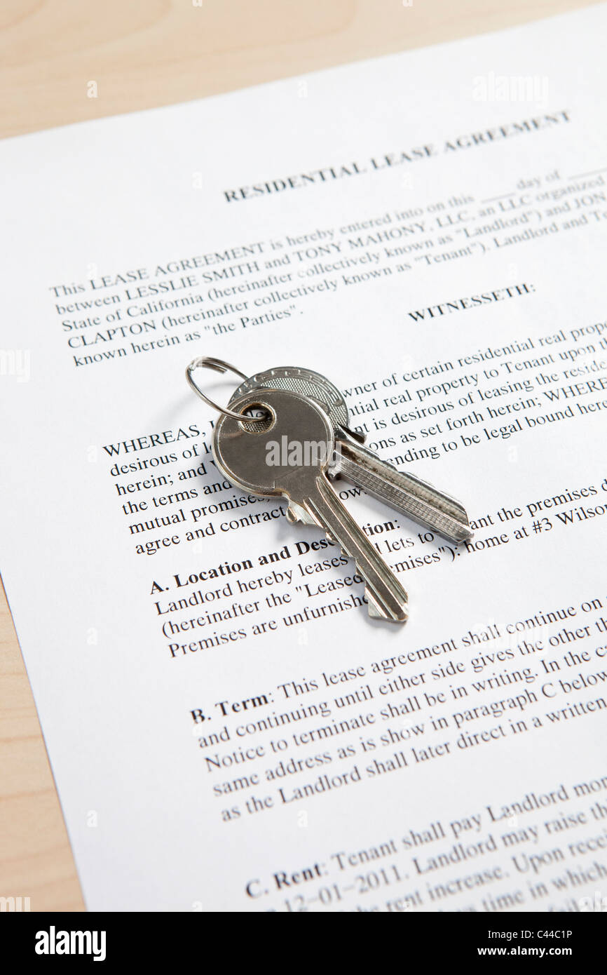 Keys and Lease Stock Photo - Alamy