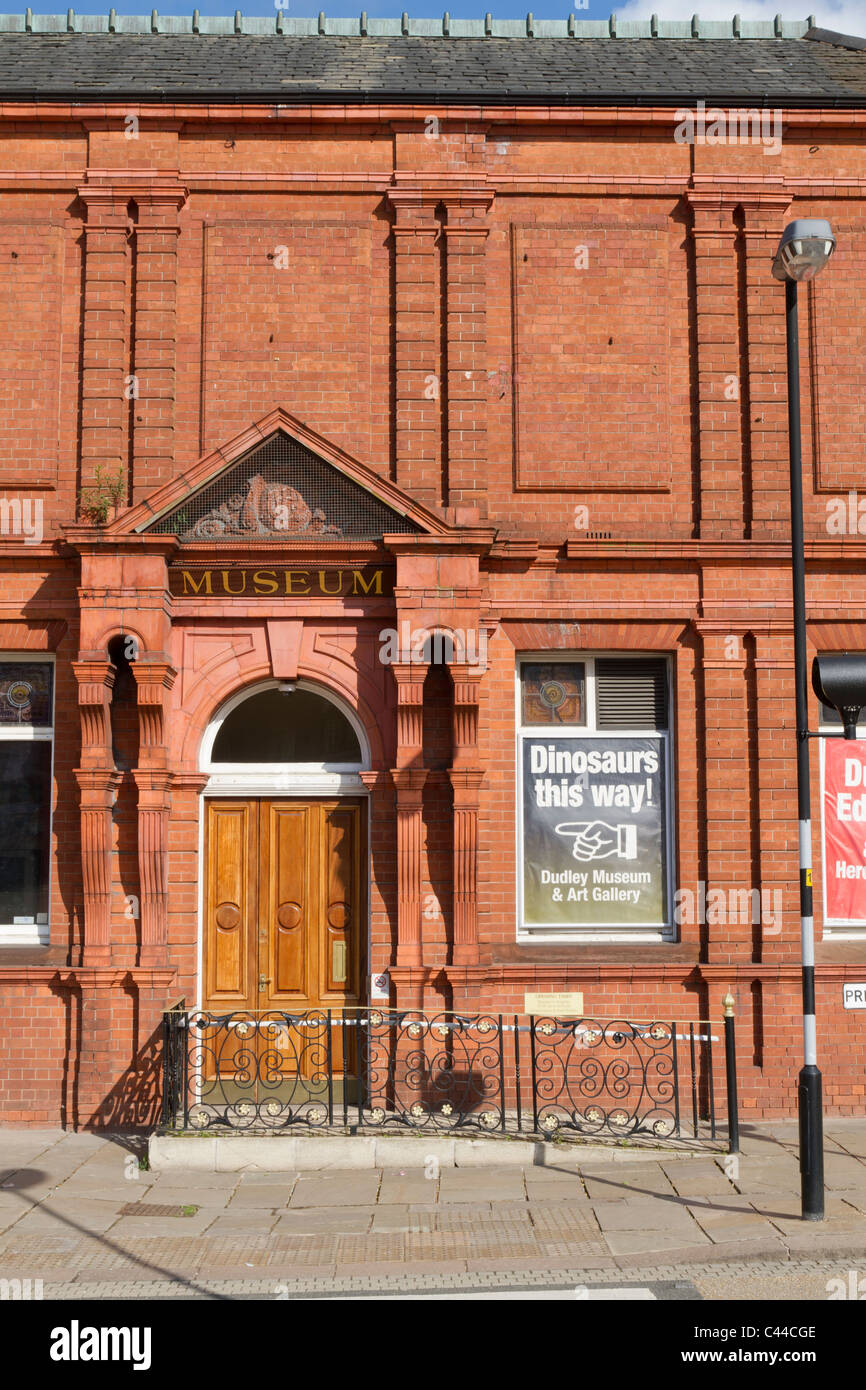 The Art Gallery and Museum in Dudley West Midlands Stock Photo - Alamy