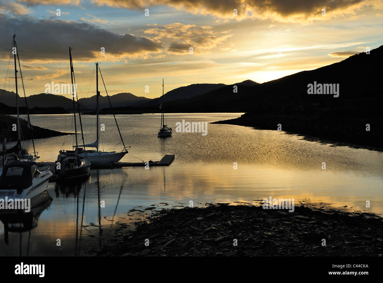 Loch ness boat hi-res stock photography and images - Alamy