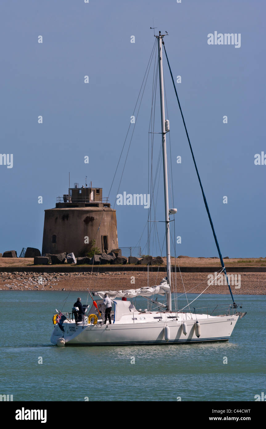 Side view big yacht hi-res stock photography and images - Alamy