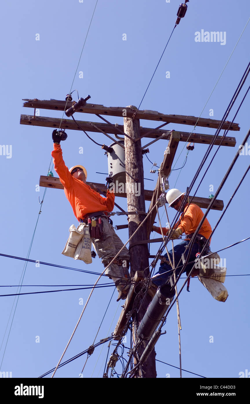 electric utility lineman Stock Photo - Alamy