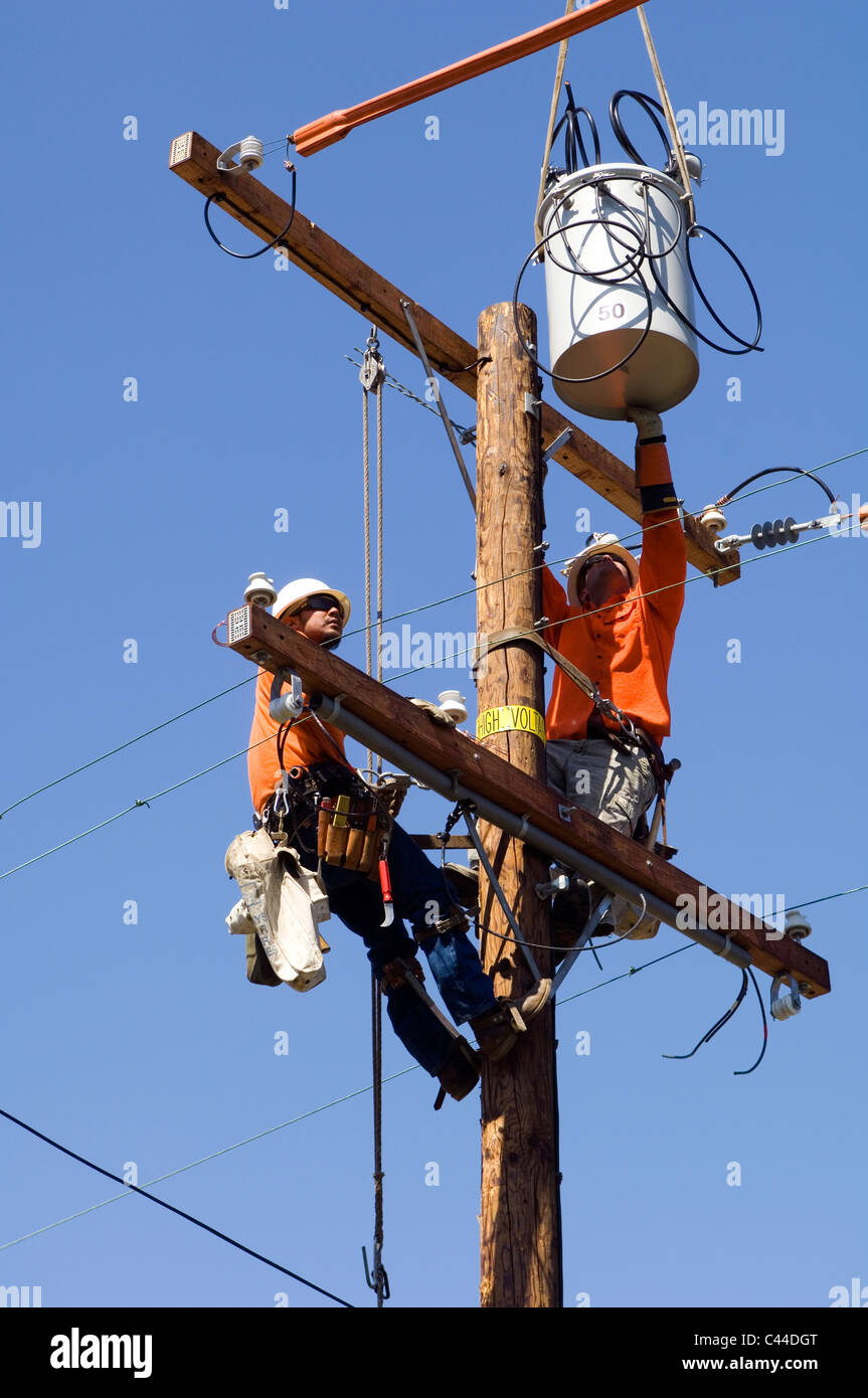 Power lineman hi-res stock photography and images - Alamy