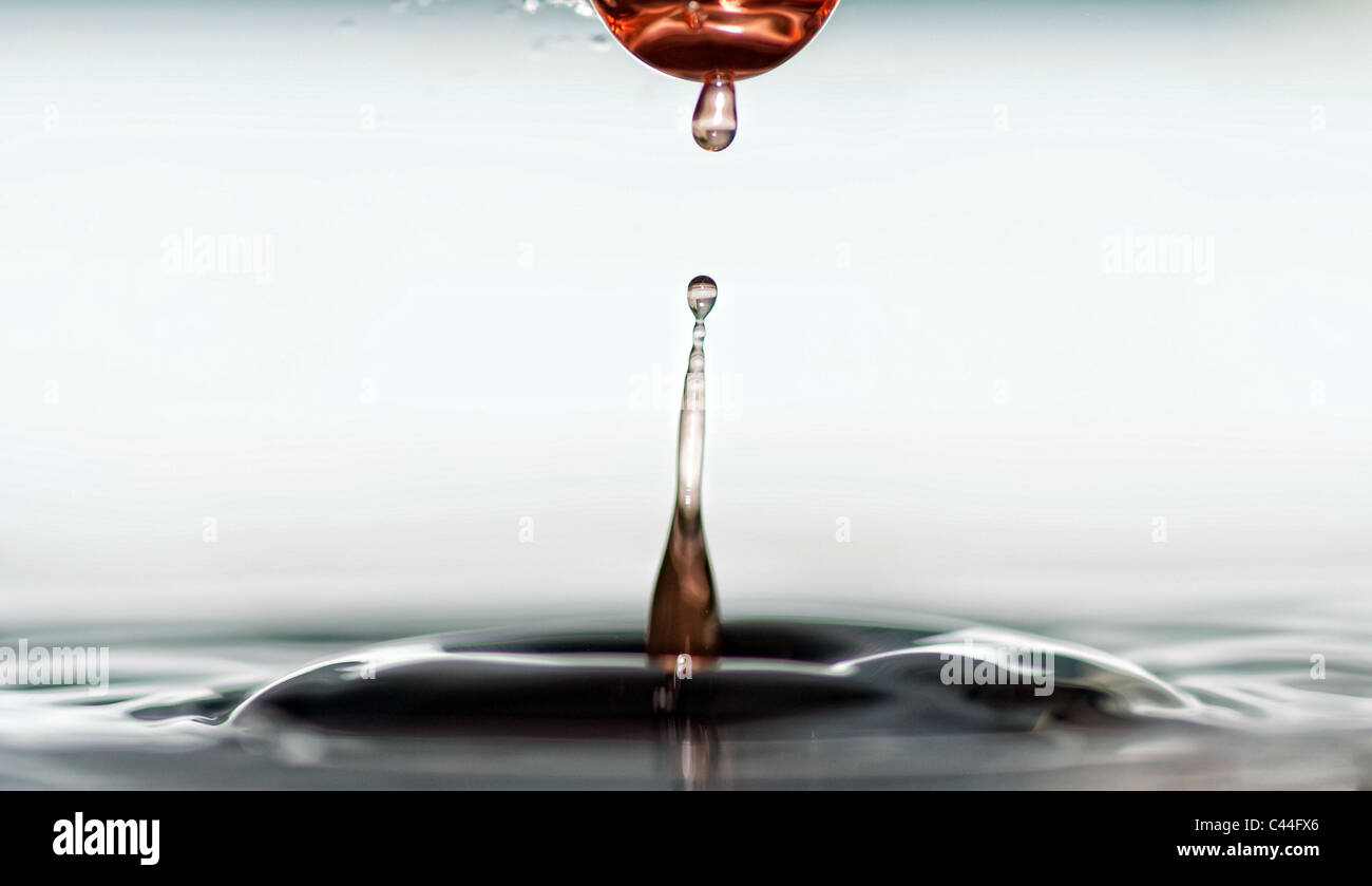 Liquid slash hi-res stock photography and images - Alamy