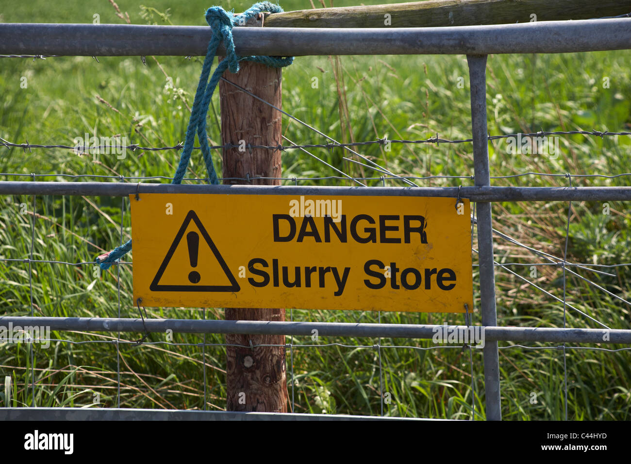 Slurry store sign hi-res stock photography and images - Alamy