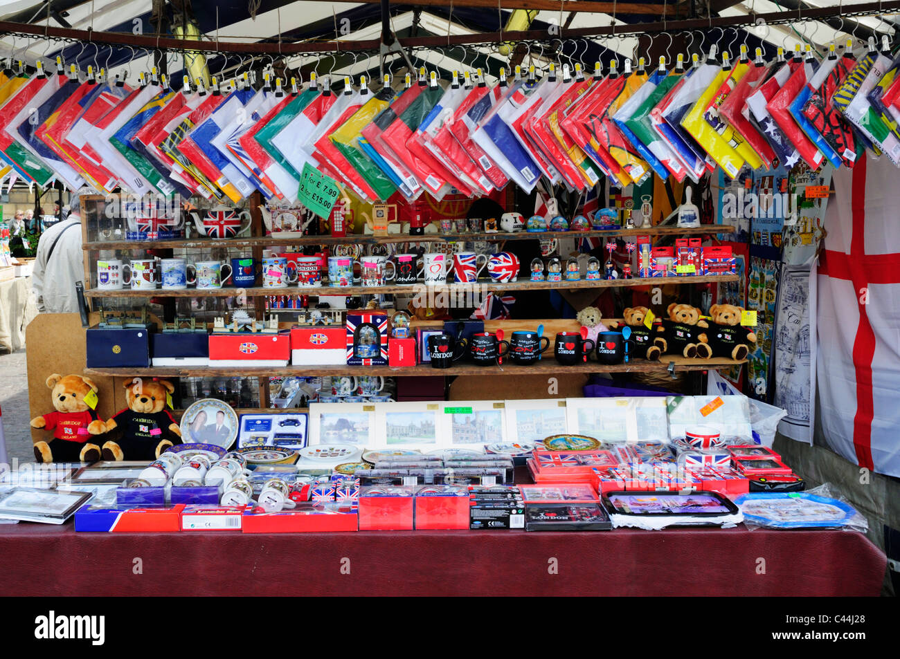 Cambridge, London and Great Britain Souvenir Stall, Cambridge Market ...