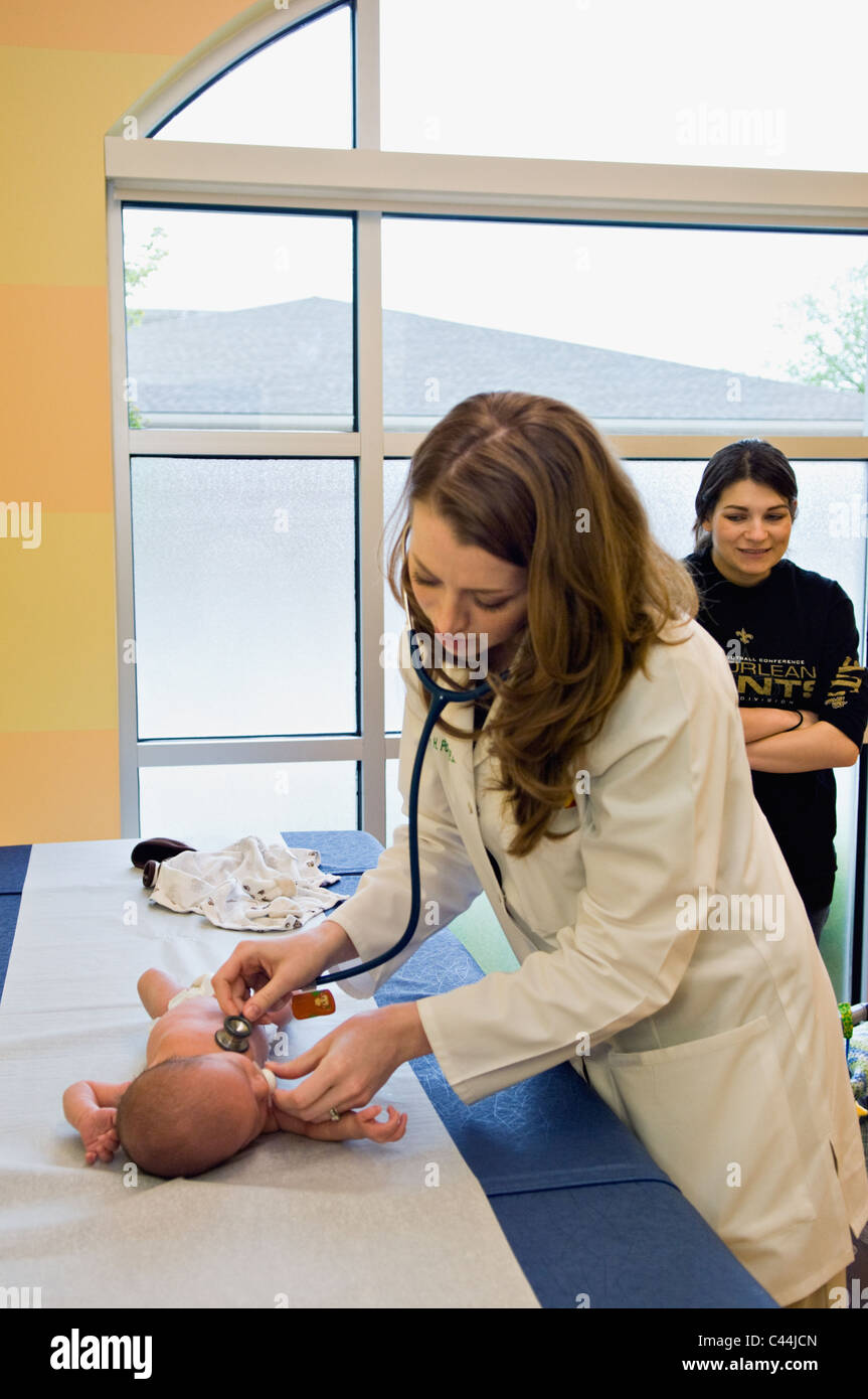Checkup check up checks hi-res stock photography and images - Alamy