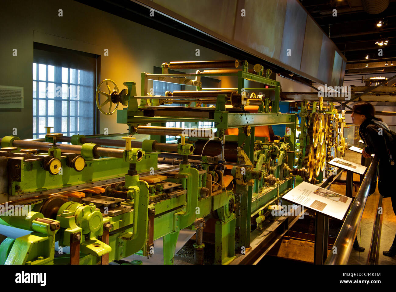 Paper pulp machine hi-res stock photography and images - Alamy