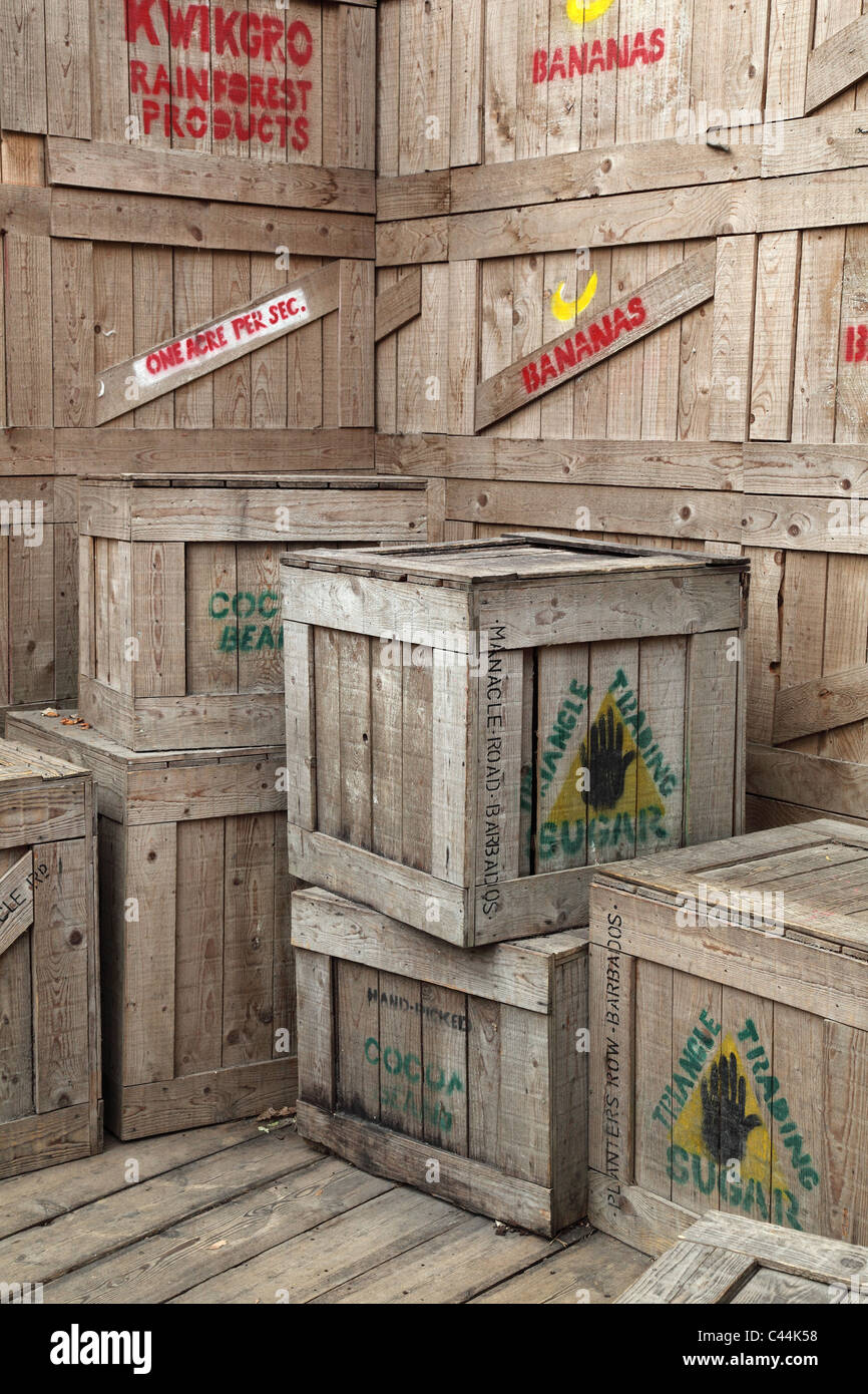 Cargo boxes hi-res stock photography and images - Alamy