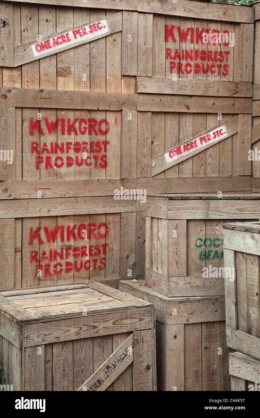 Cargo boxes hi-res stock photography and images - Alamy