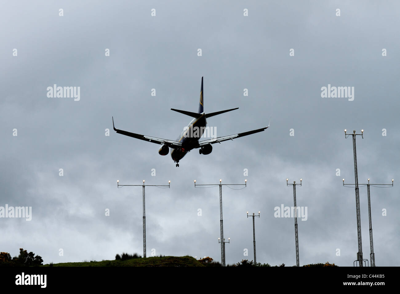 Ryanair Boeing 737 aircraft on final approach to Knock Airport ...