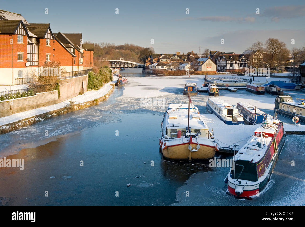 Northwich marina hi-res stock photography and images - Alamy