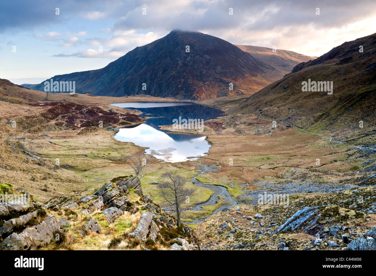 Llyn Idwal, Cwm Idwal & the peak of Pen yr Ole Wen, Snowdonia National ...
