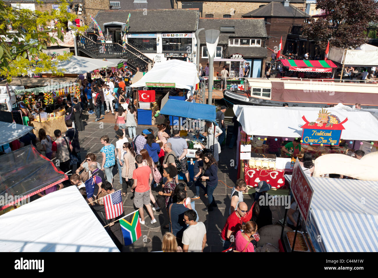Camden market food stalls hi-res stock photography and images - Alamy