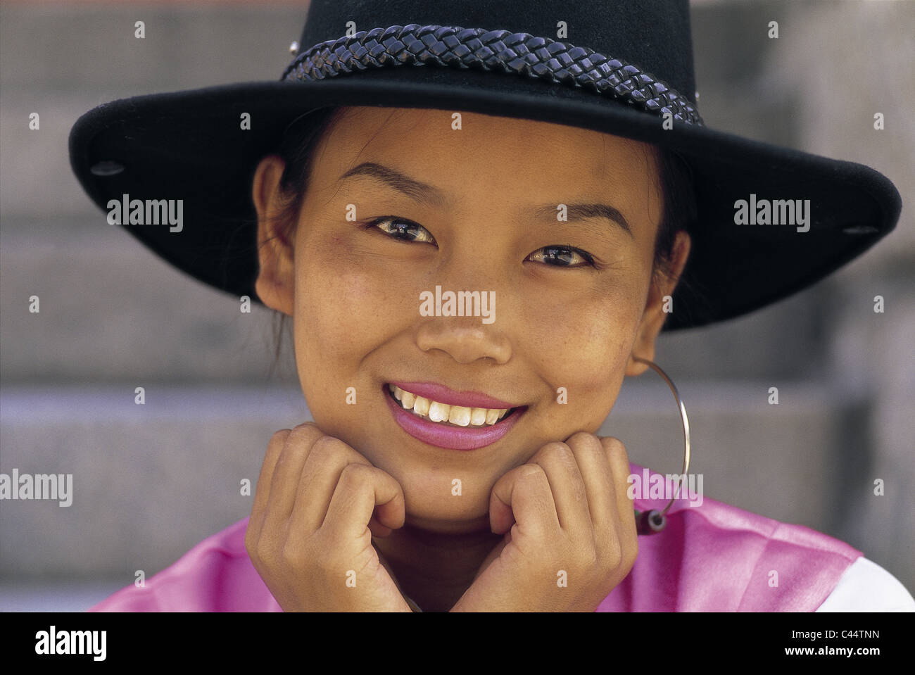 China tibet lhasa girl hi-res stock photography and images - Alamy