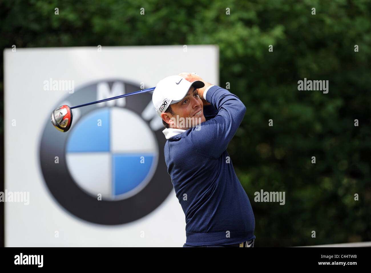 Professional Golfer Edoardo Molinari plays a shot Stock Photo - Alamy
