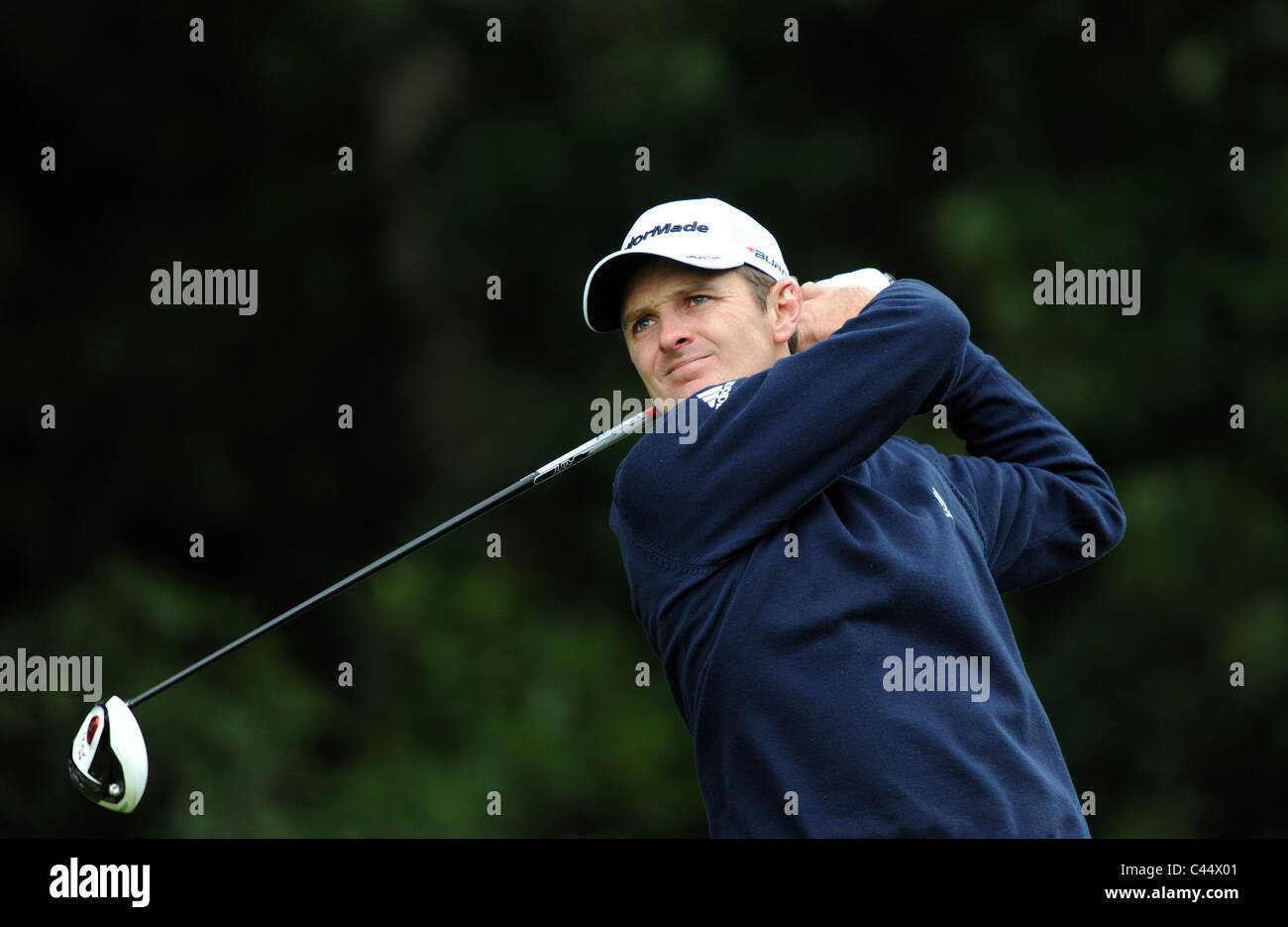 Professional Golfer Justin Rose plays a shot Stock Photo - Alamy