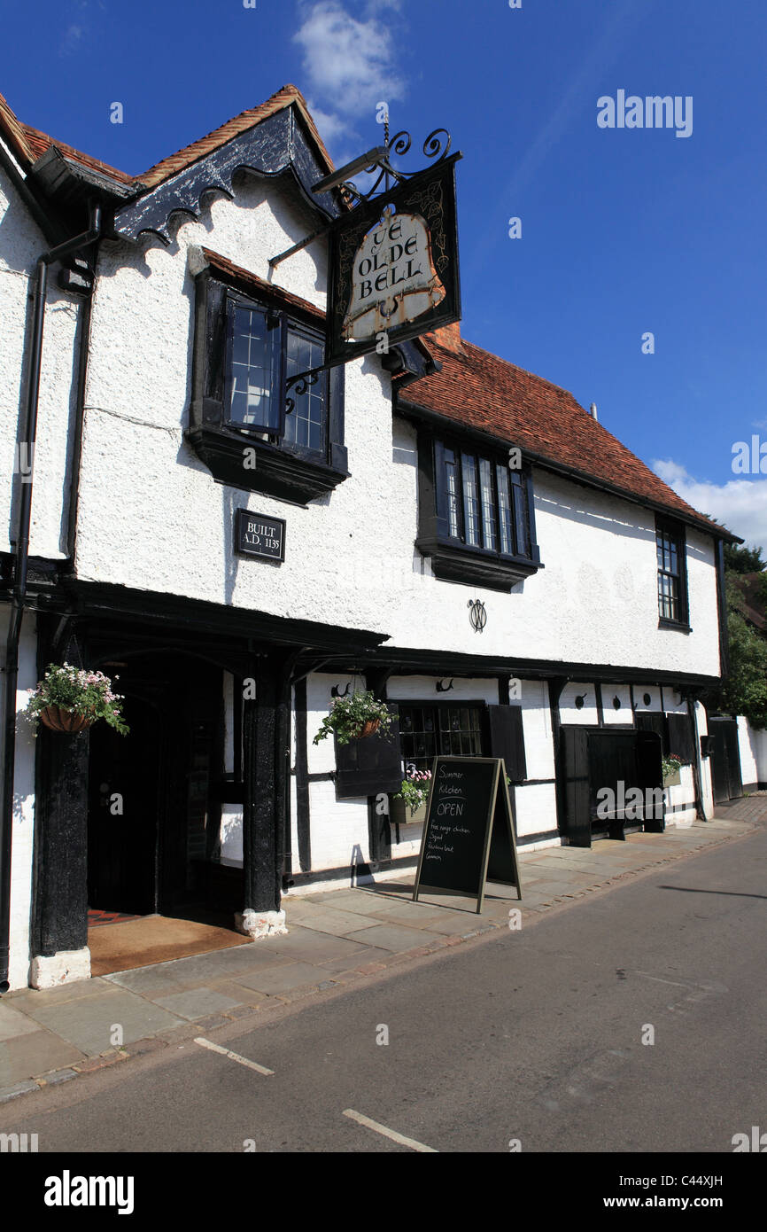 English pub in europe hi-res stock photography and images - Alamy