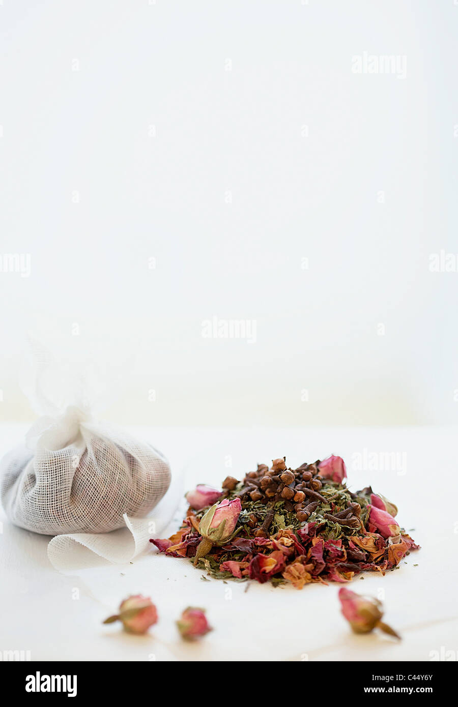 Muslin bag hi-res stock photography and images - Alamy