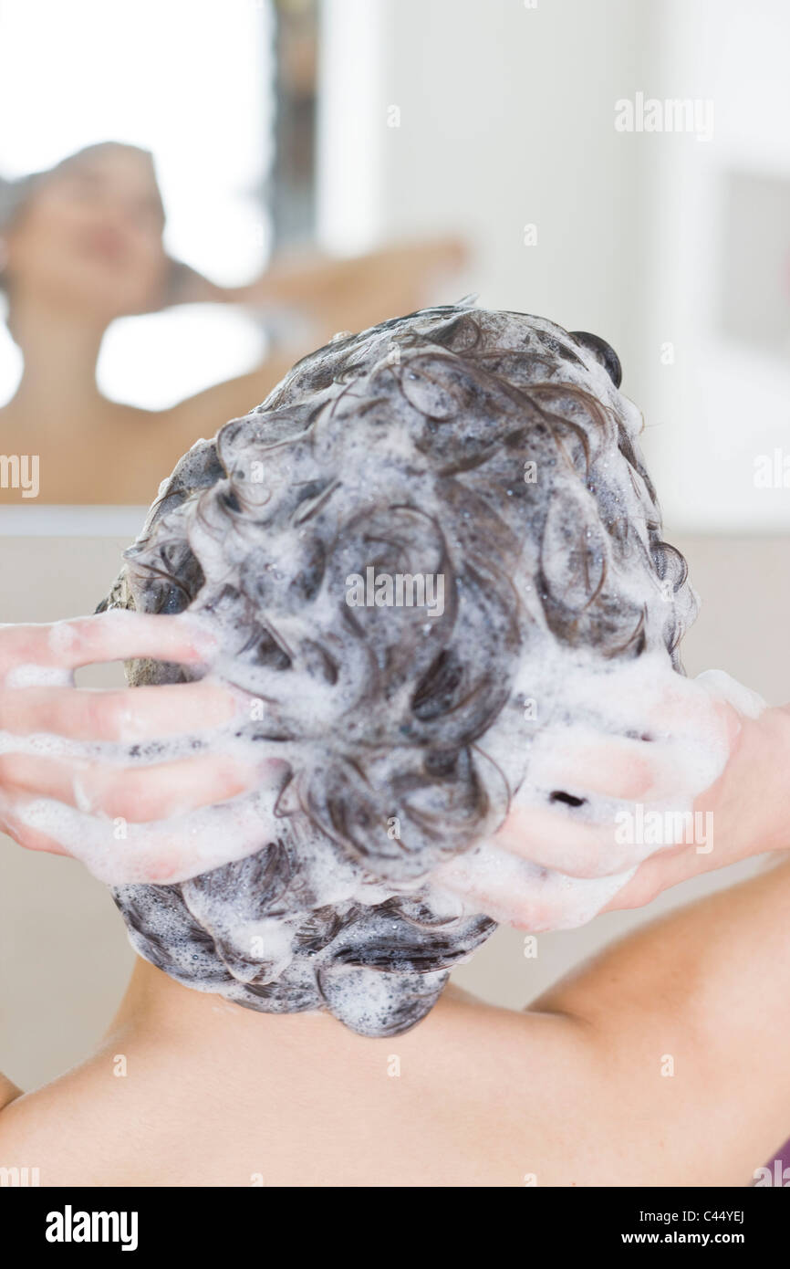 woman washing hair Stock Photo - Alamy