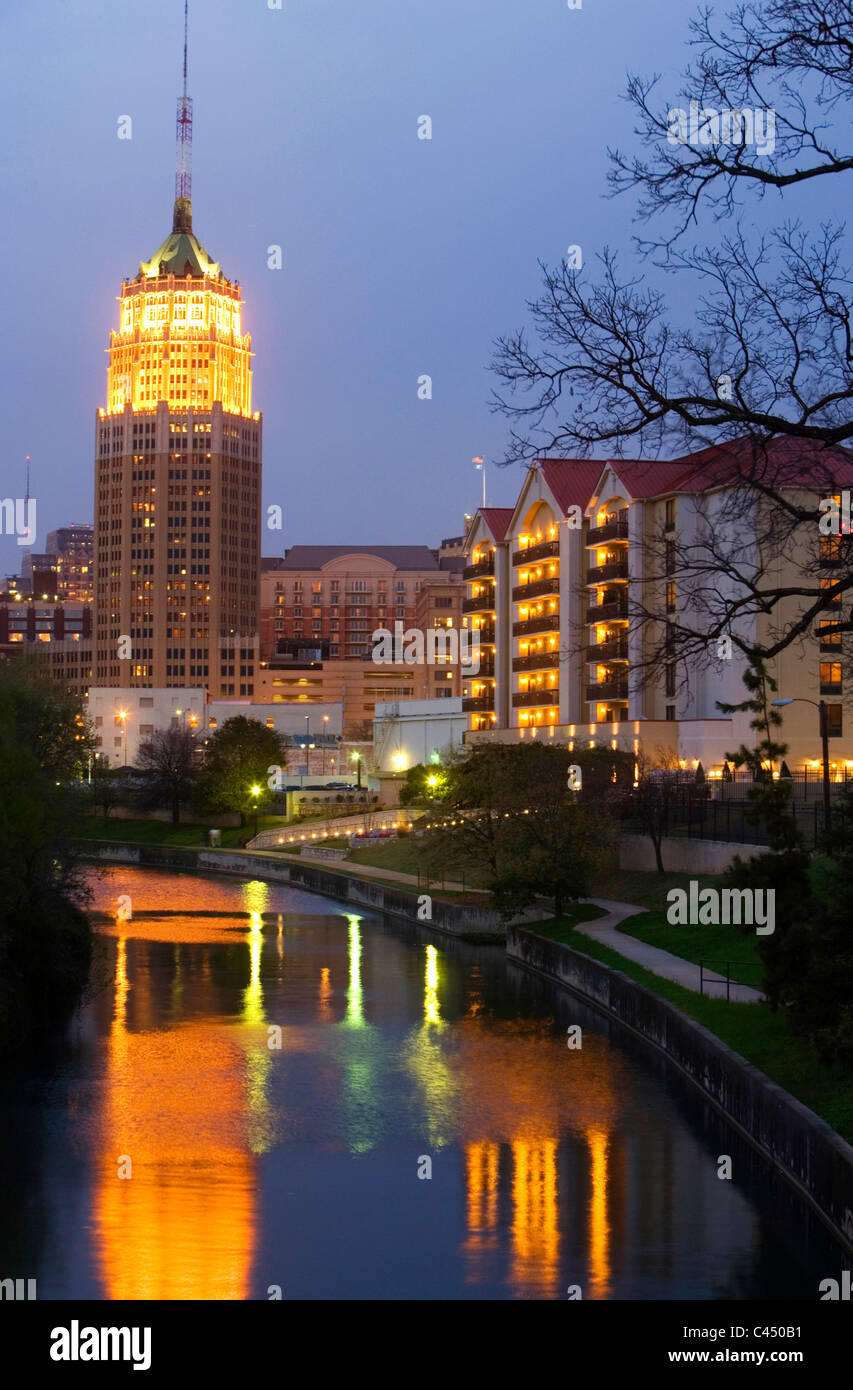 Tower life building san antonio hi-res stock photography and images - Alamy