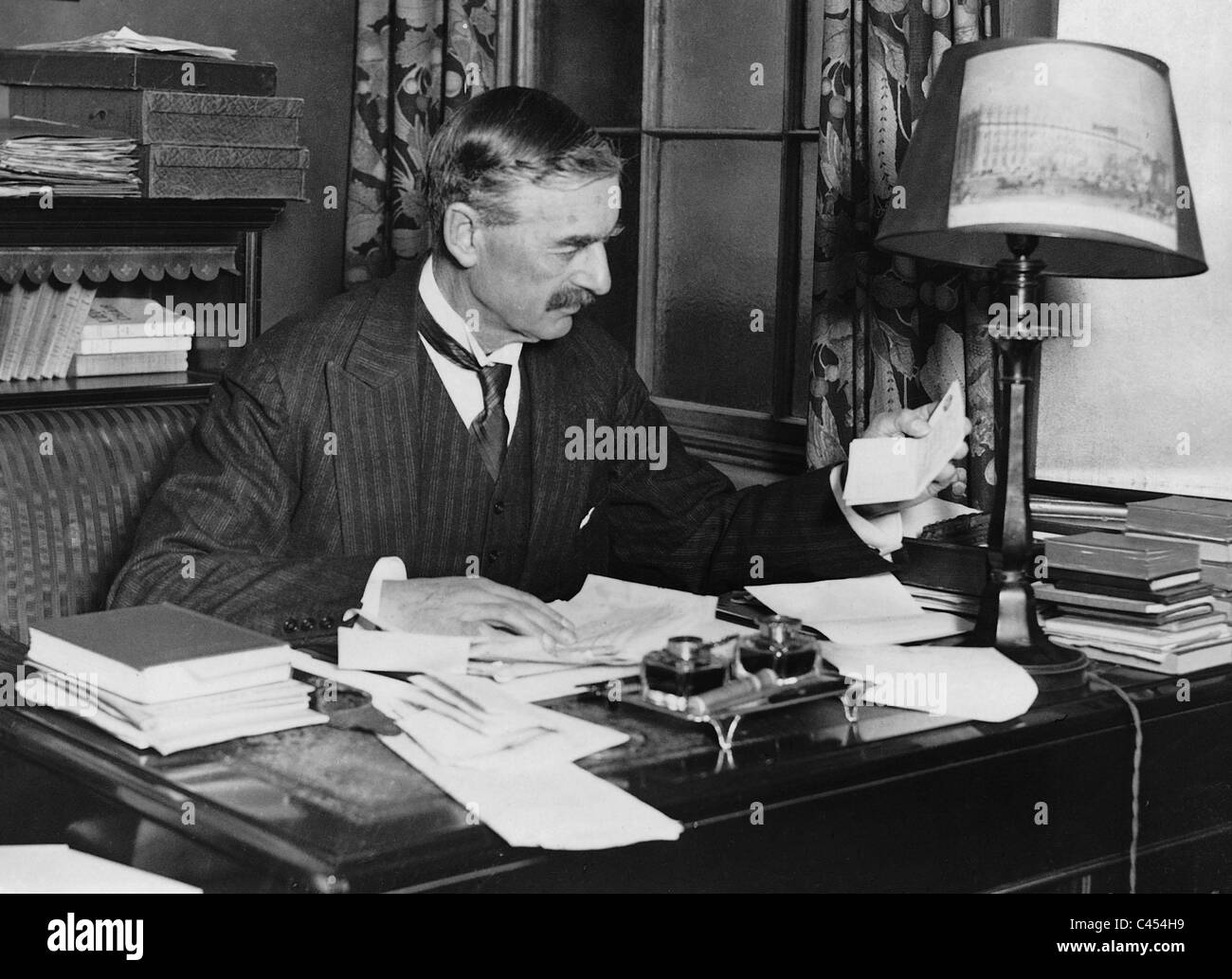 Arthur neville chamberlain hi-res stock photography and images - Alamy
