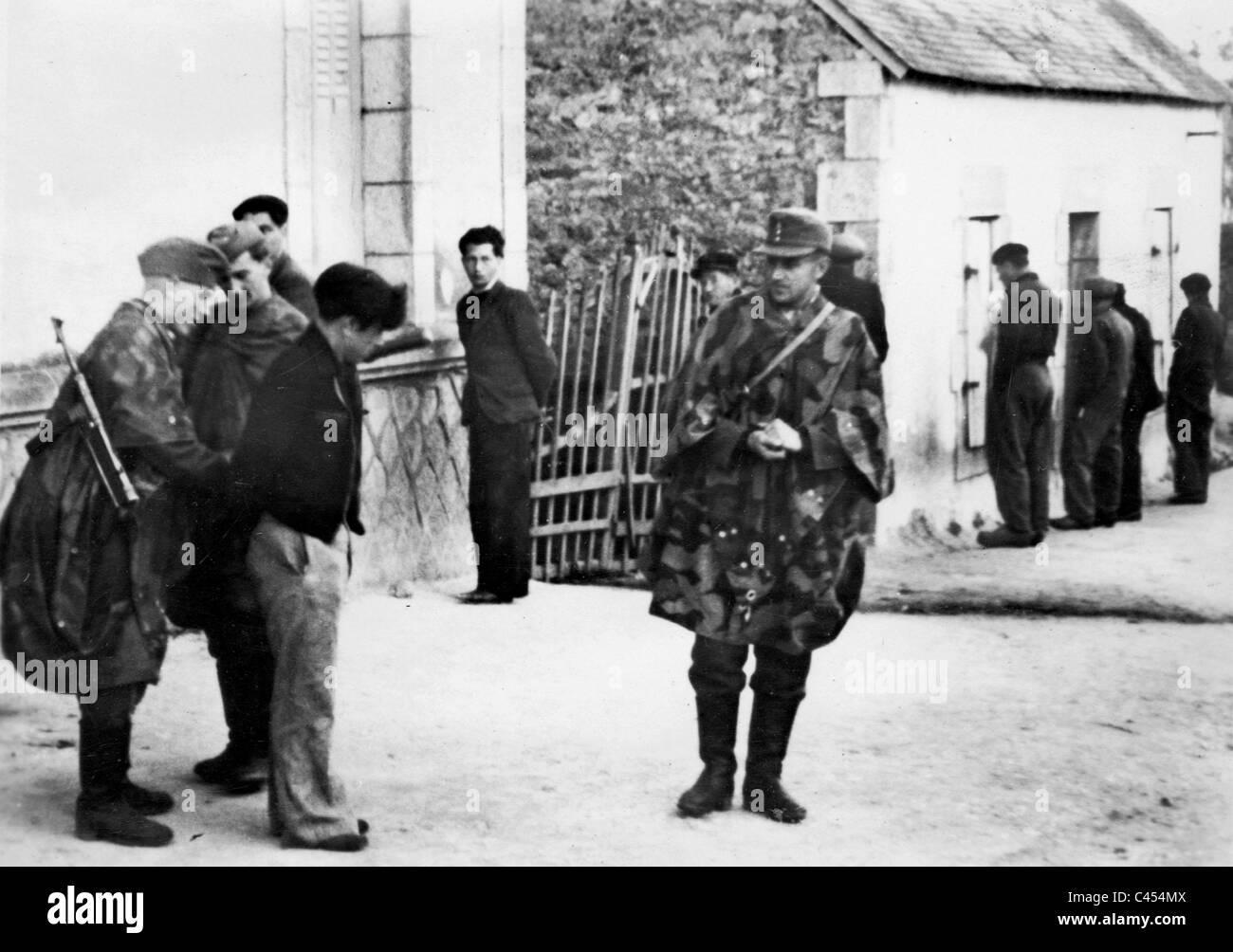 German soldiers 1944 1945 hi-res stock photography and images - Alamy