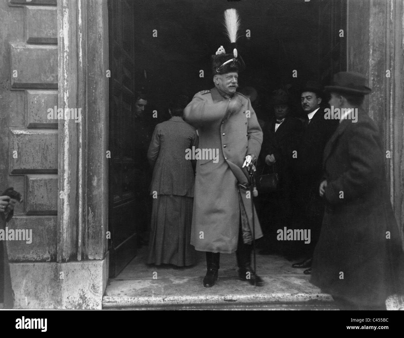 Prince bernhard von buelow leaves the caffarelli palace hi-res stock ...