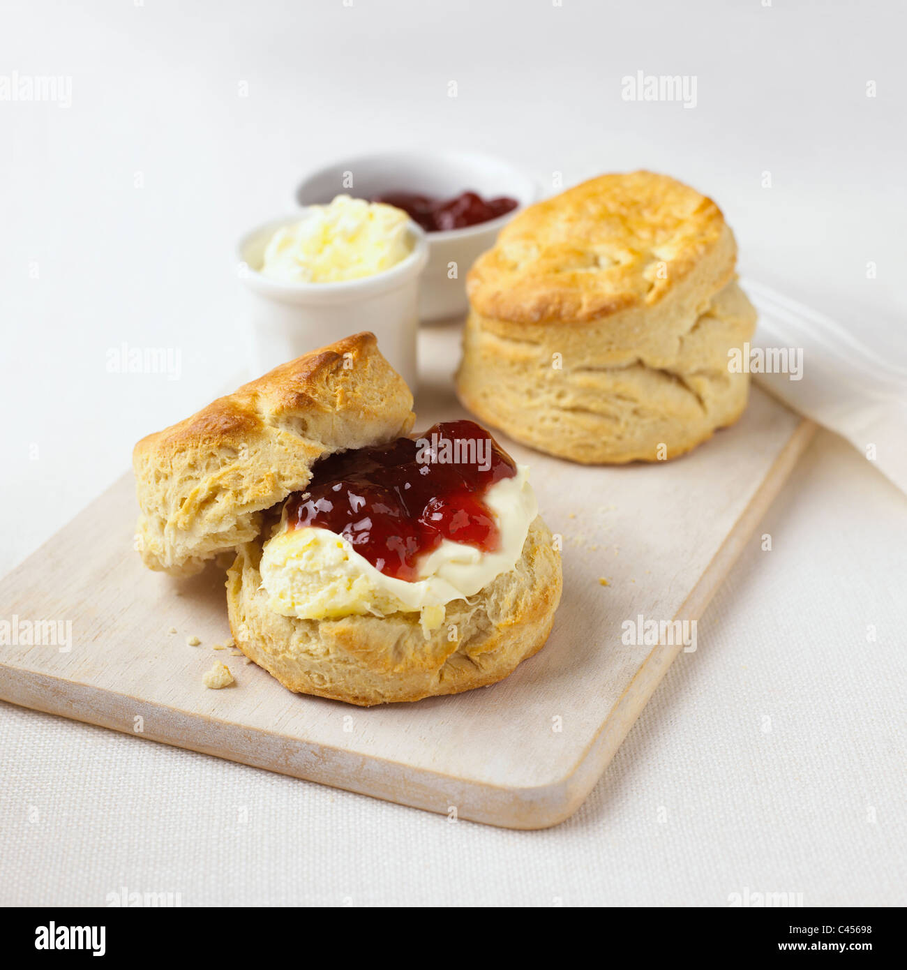 Square scone hi-res stock photography and images - Alamy