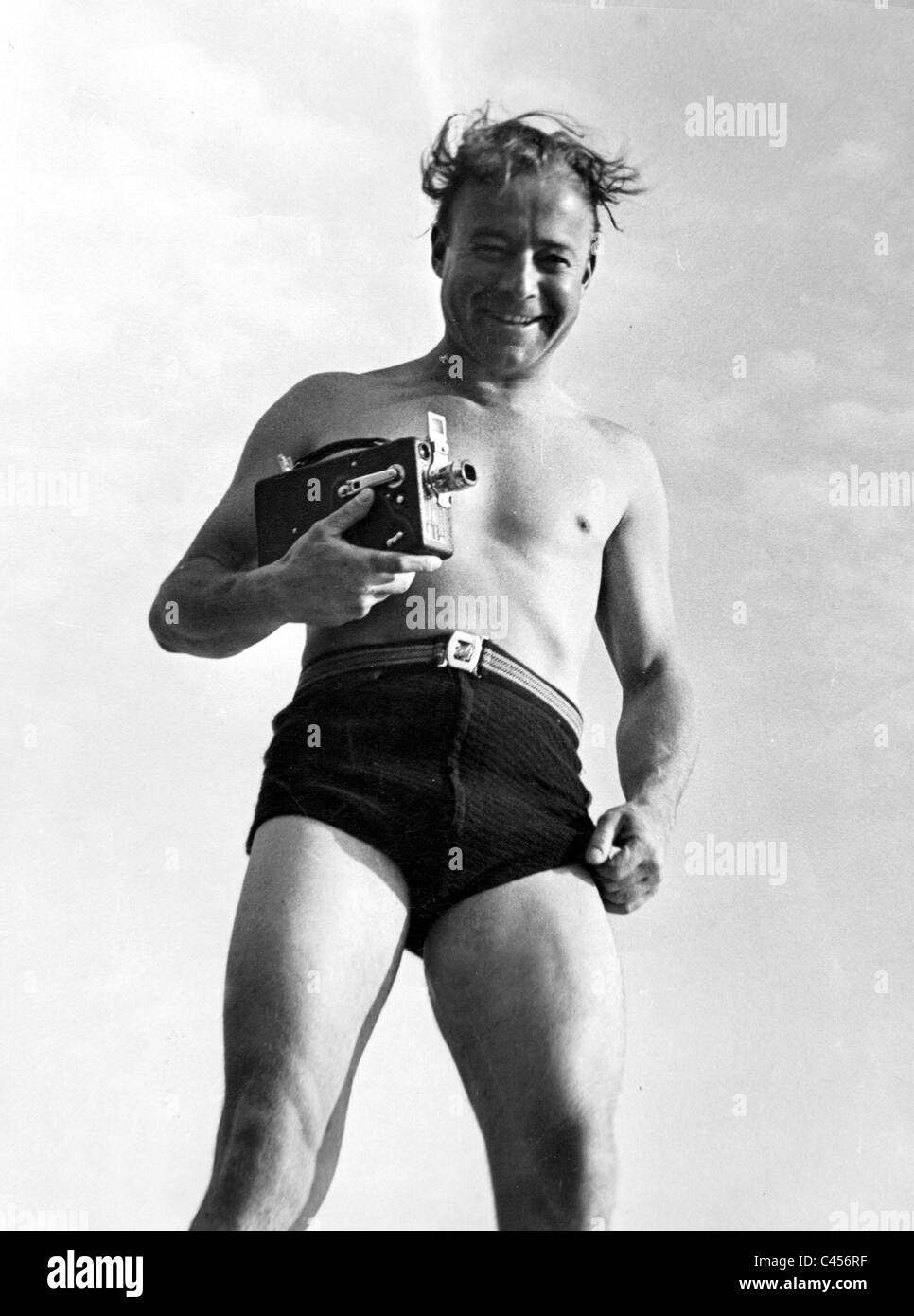Heinz Ruehmann with camera, 1939 Stock Photo - Alamy