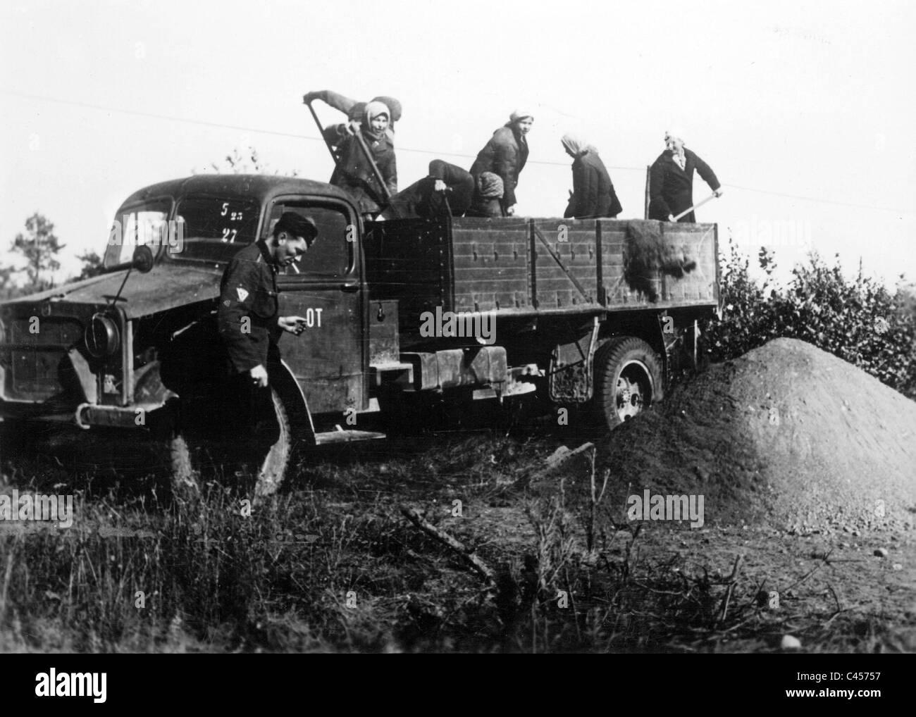 Soviet union truck hi-res stock photography and images - Alamy