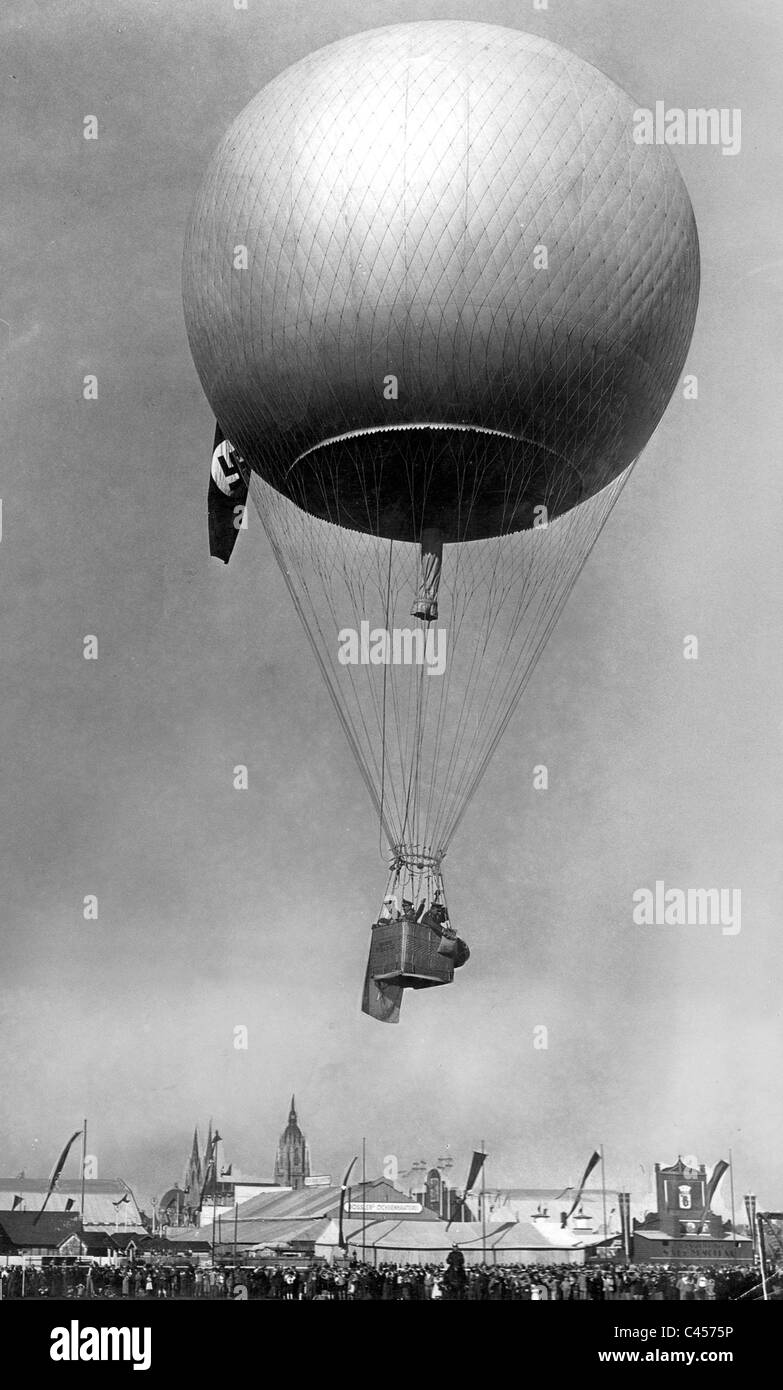 Propaganda flight hi-res stock photography and images - Alamy