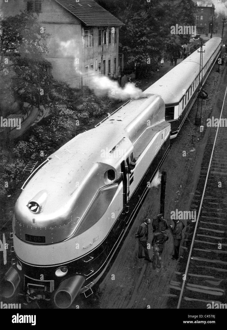 Streamlined train hi-res stock photography and images - Alamy
