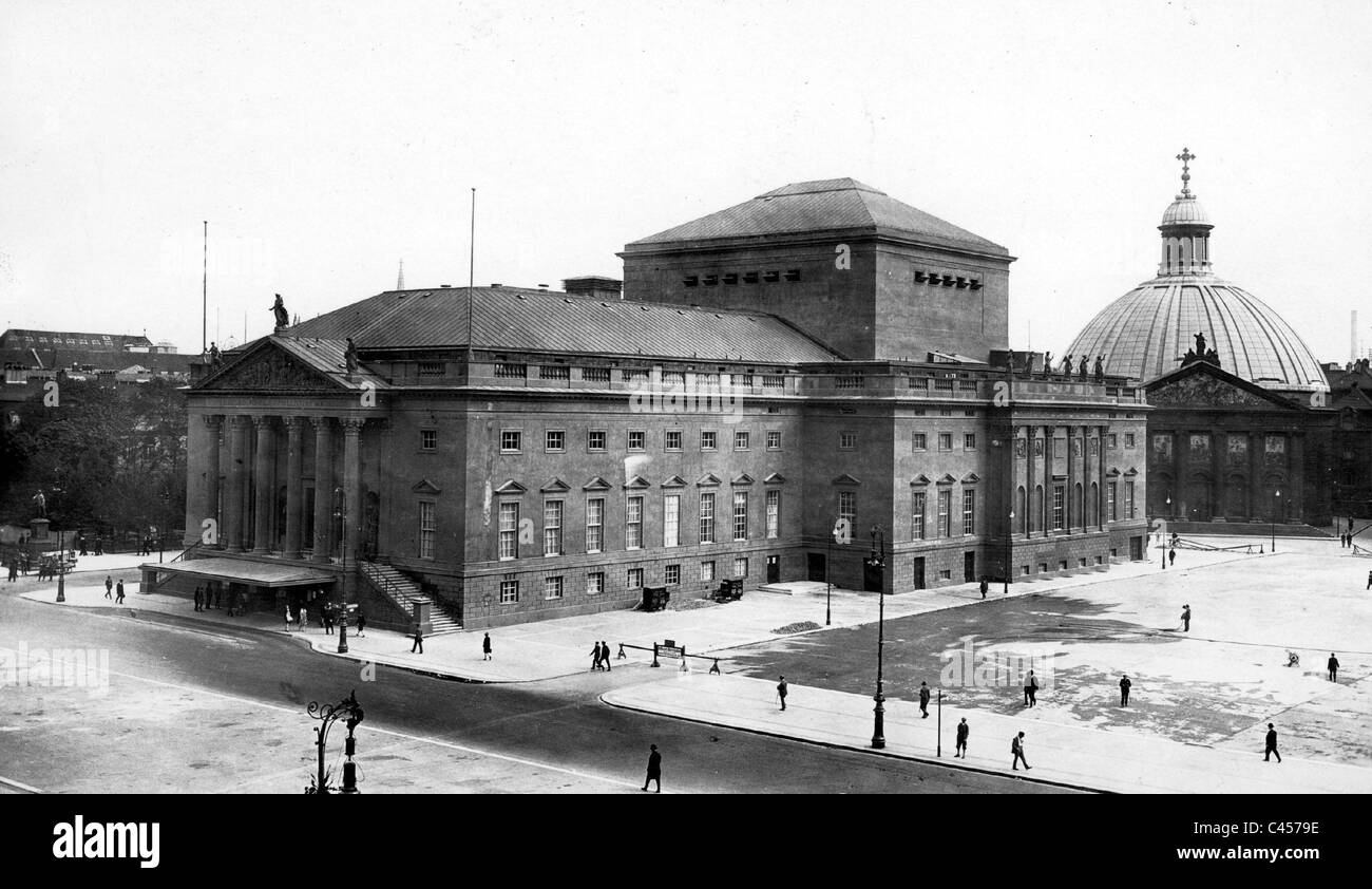 Berlin State Opera Unter den Linden, 1925 Stock Photo - Alamy