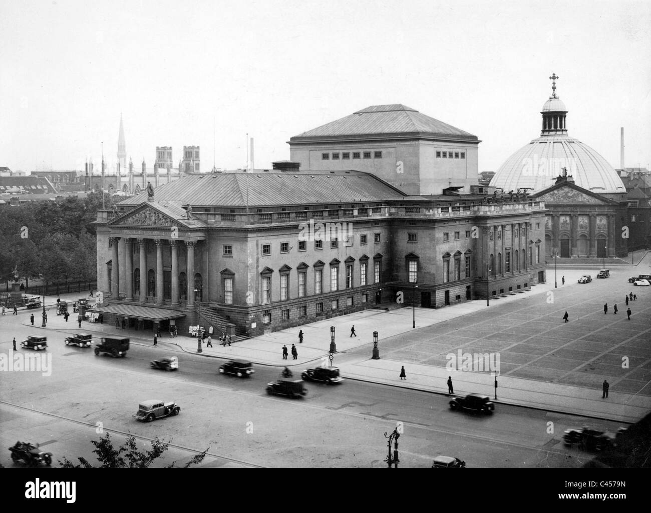 Opernplatz berlin hi-res stock photography and images - Alamy