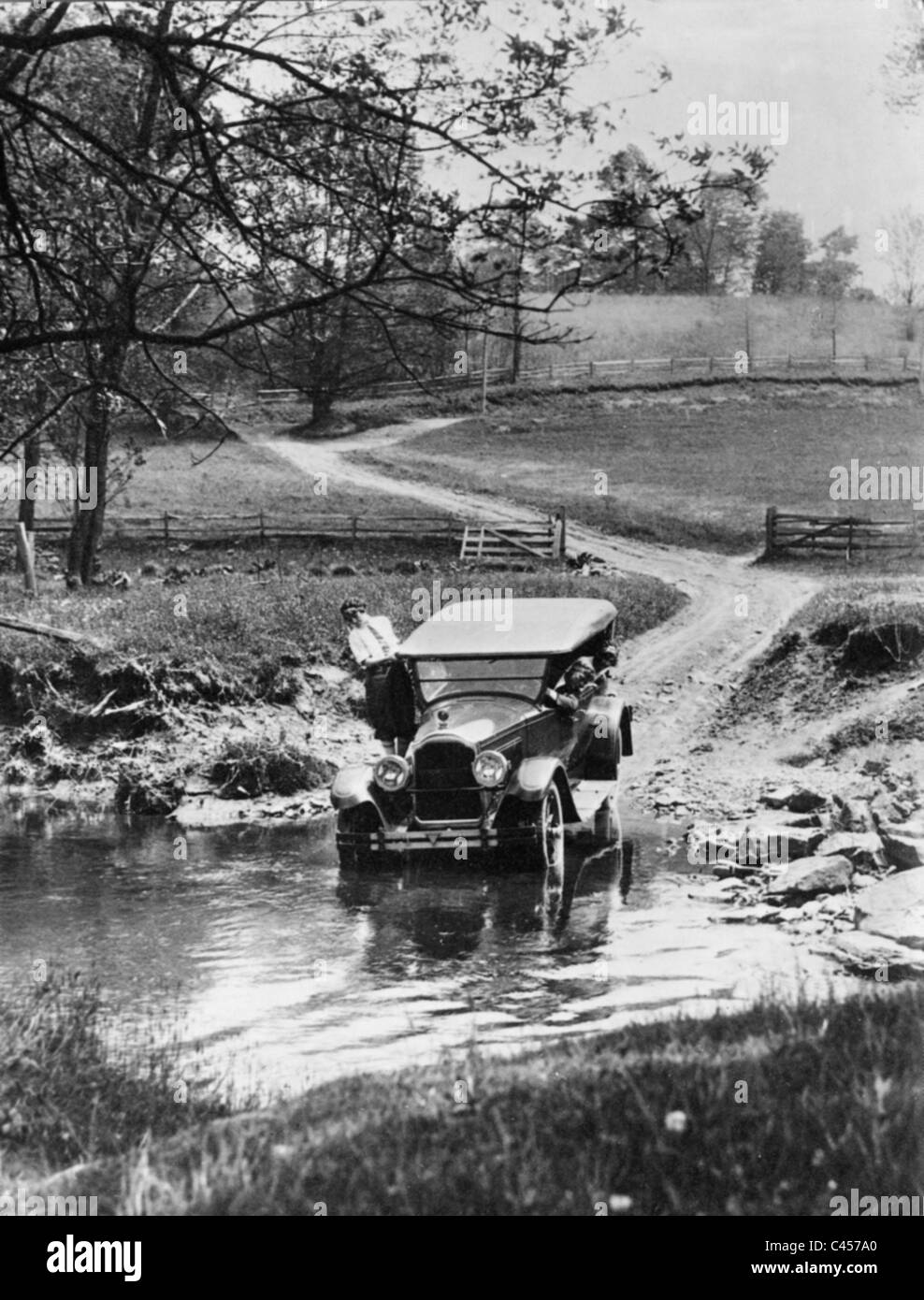 Car stream Black and White Stock Photos & Images - Alamy