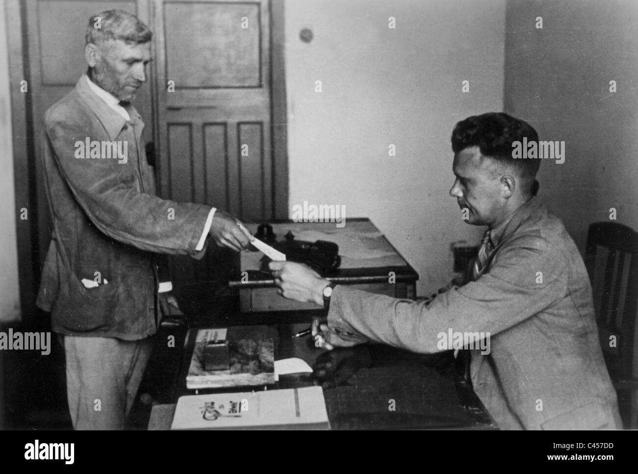 Russian workers hi-res stock photography and images - Alamy