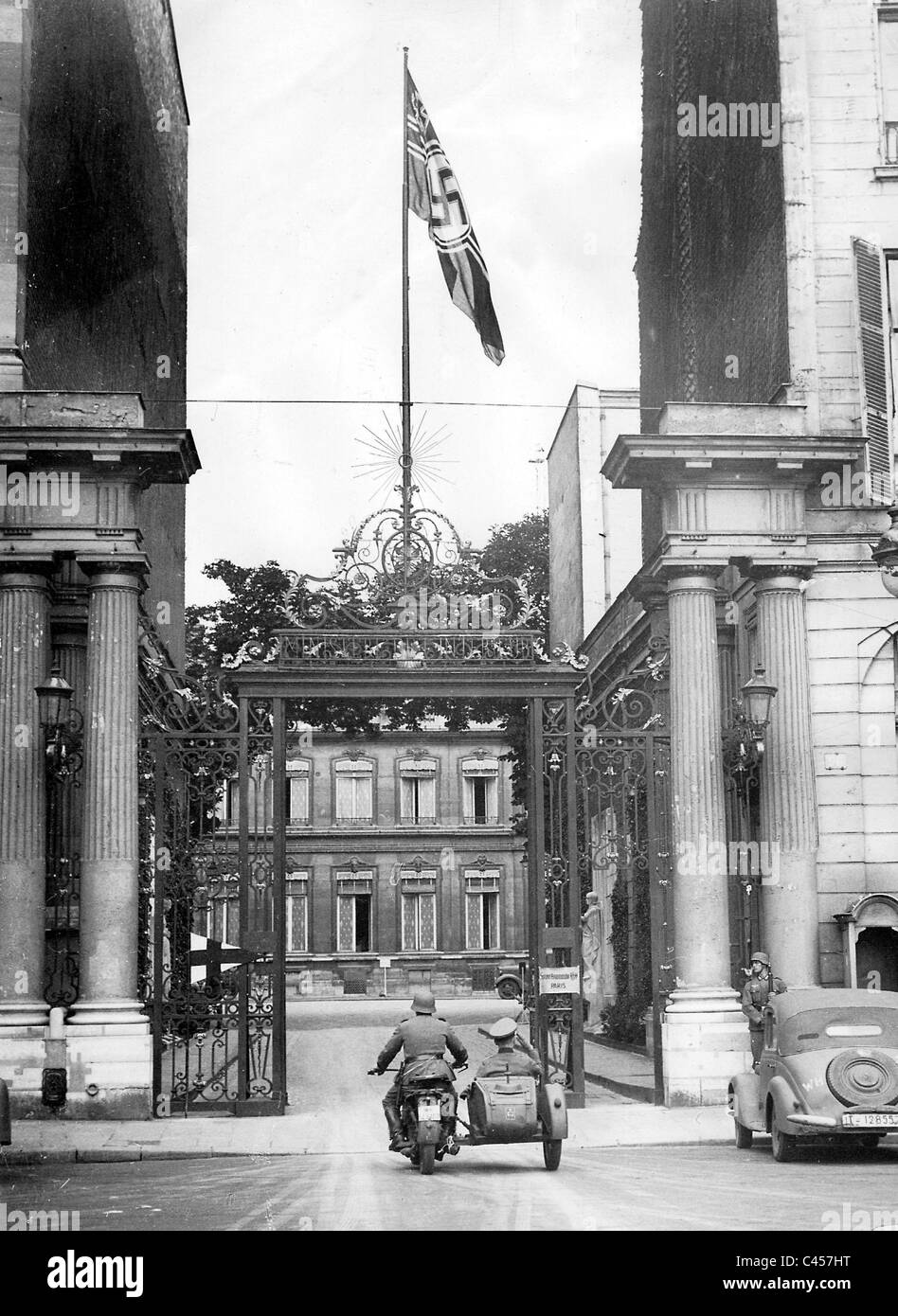 Paris under German occupation in 1940 Stock Photo - Alamy