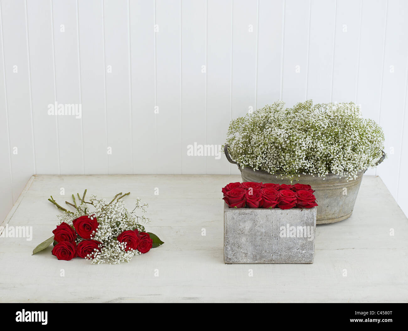 Rose and gypsophila hi-res stock photography and images - Alamy