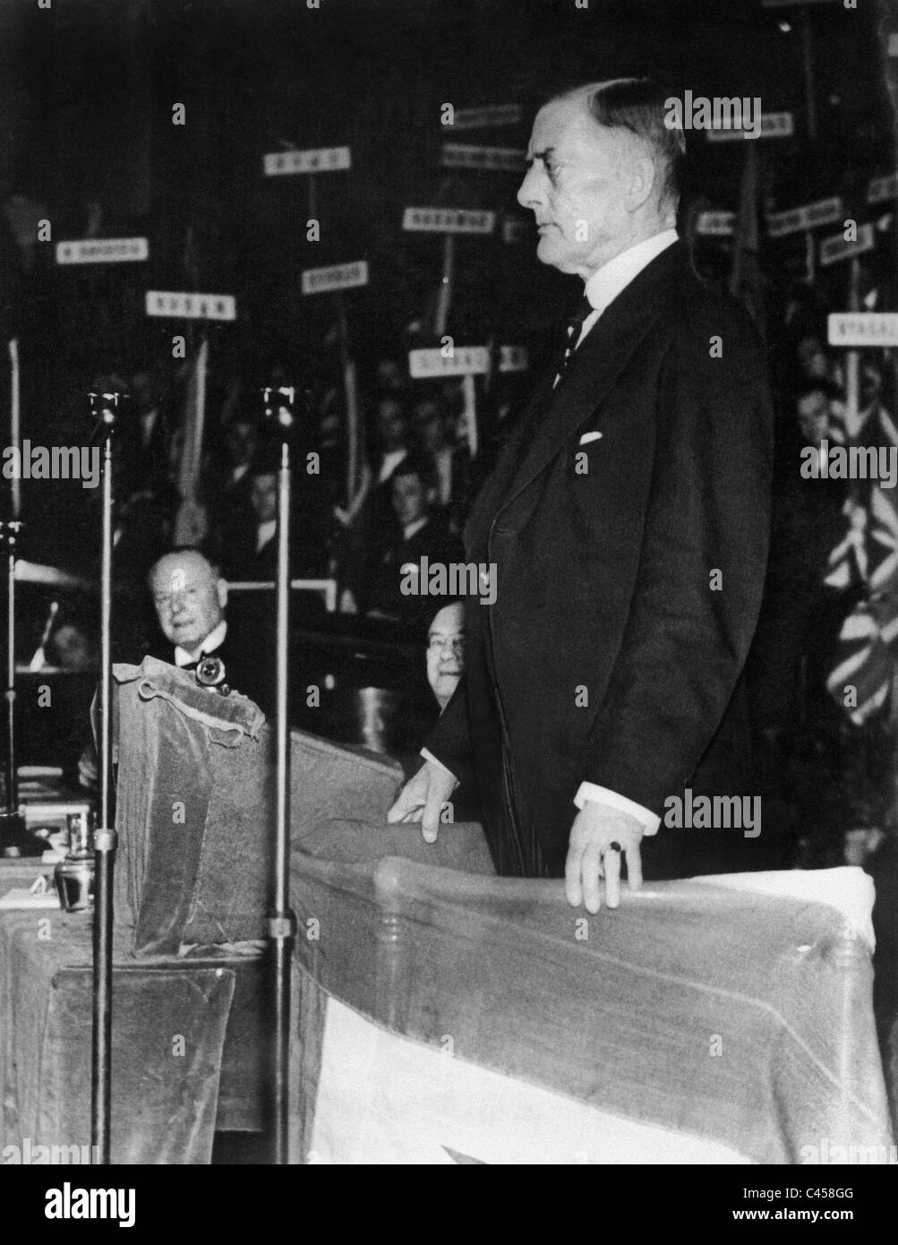 Joseph austen chamberlain commemorative speech hi-res stock photography ...