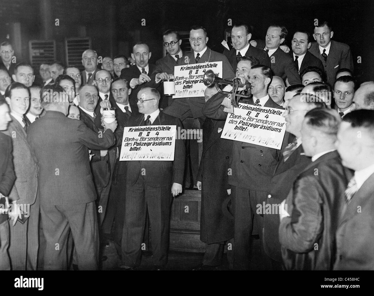 Police detectives Black and White Stock Photos & Images - Alamy