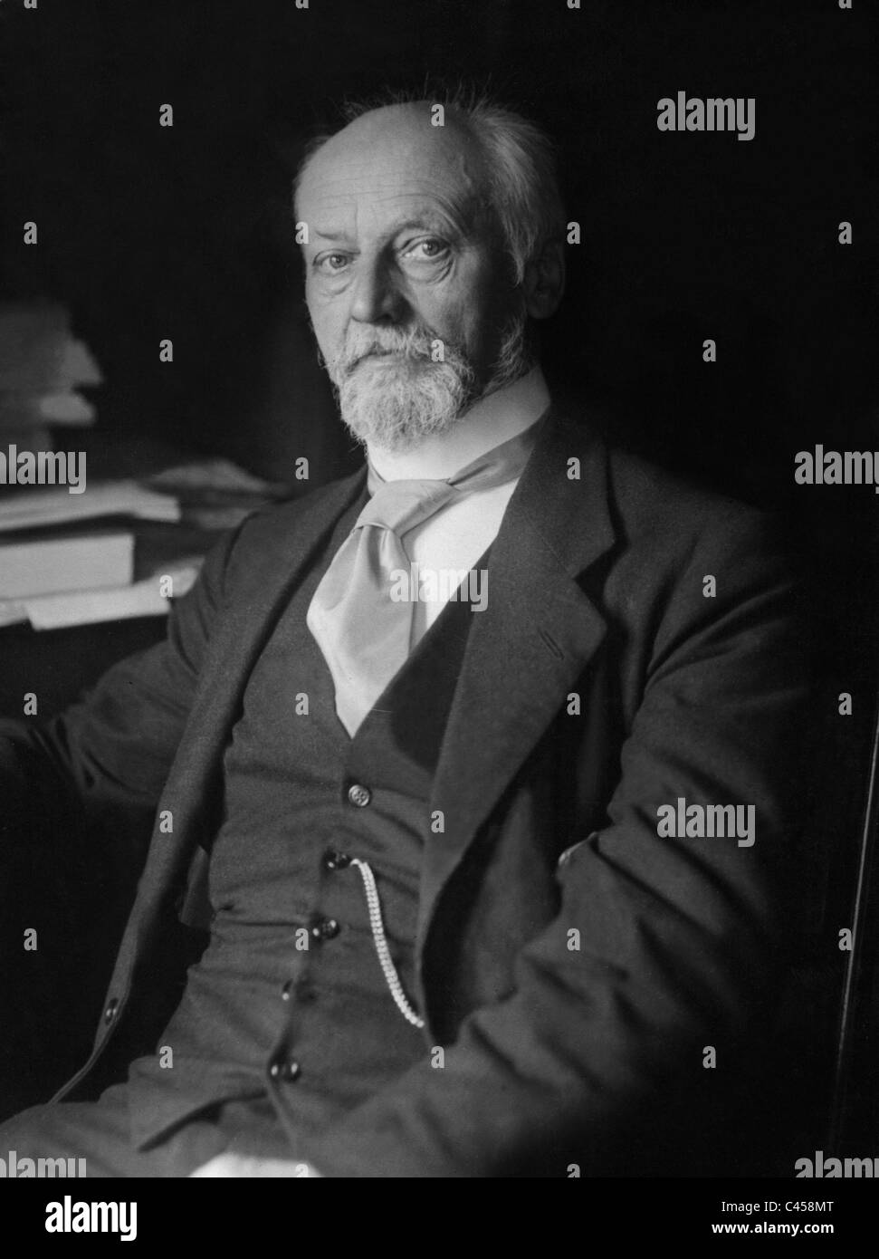 04 03 1941 hi-res stock photography and images - Alamy