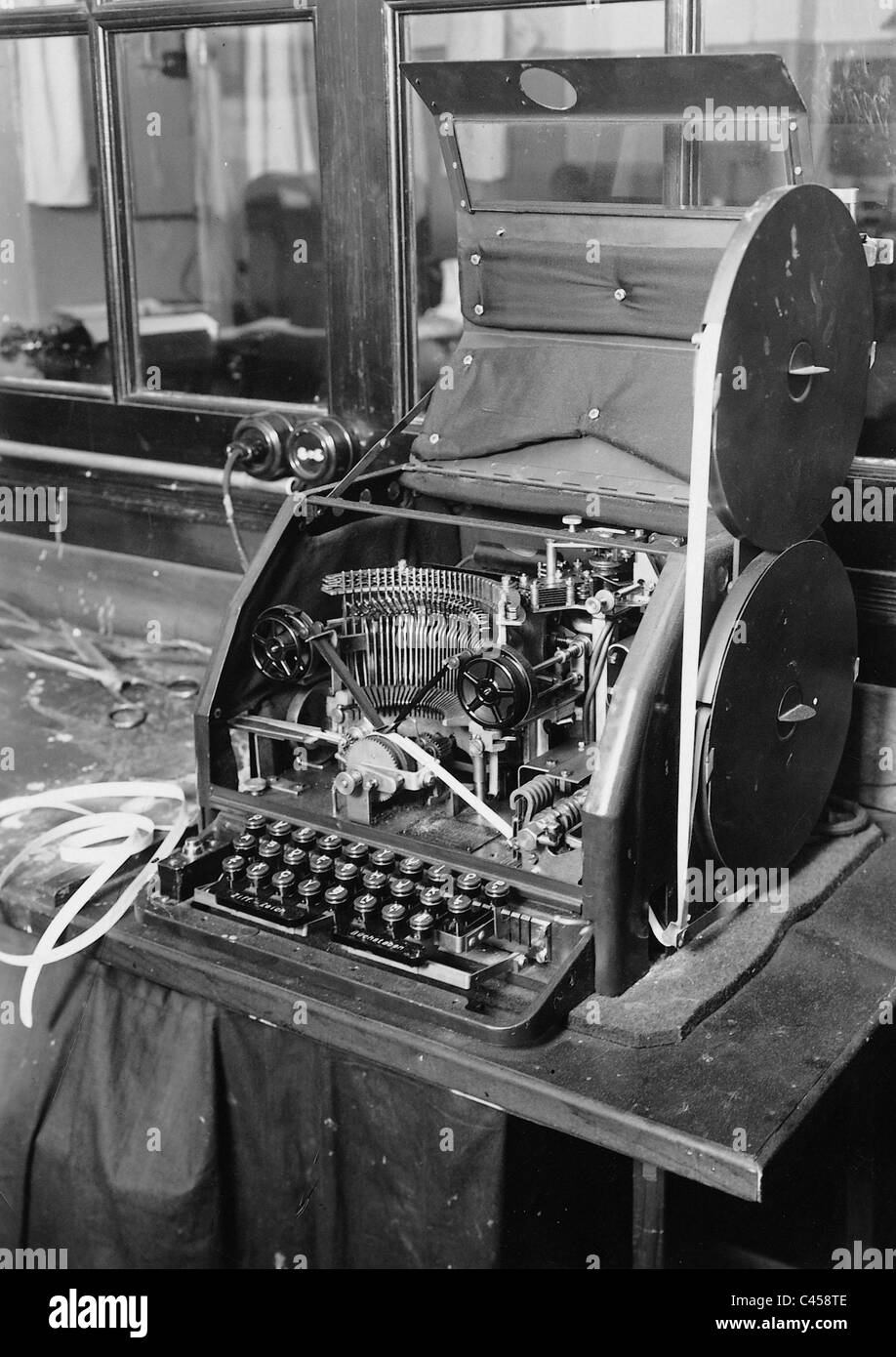 Telegraph Black and White Stock Photos & Images - Alamy