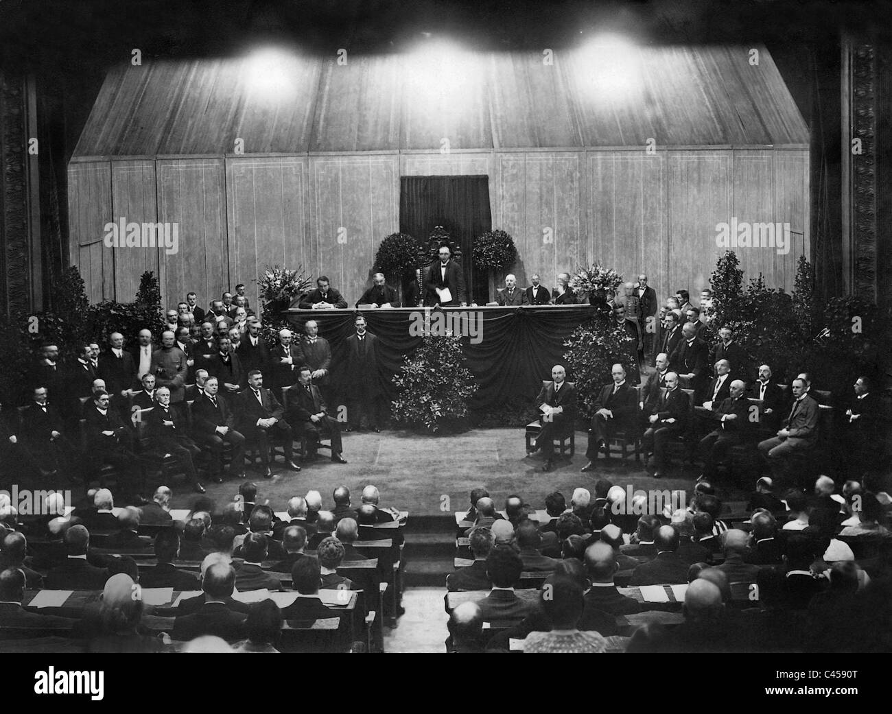 Swearing in of Friedrich Ebert in Weimar, 1919 Stock Photo - Alamy