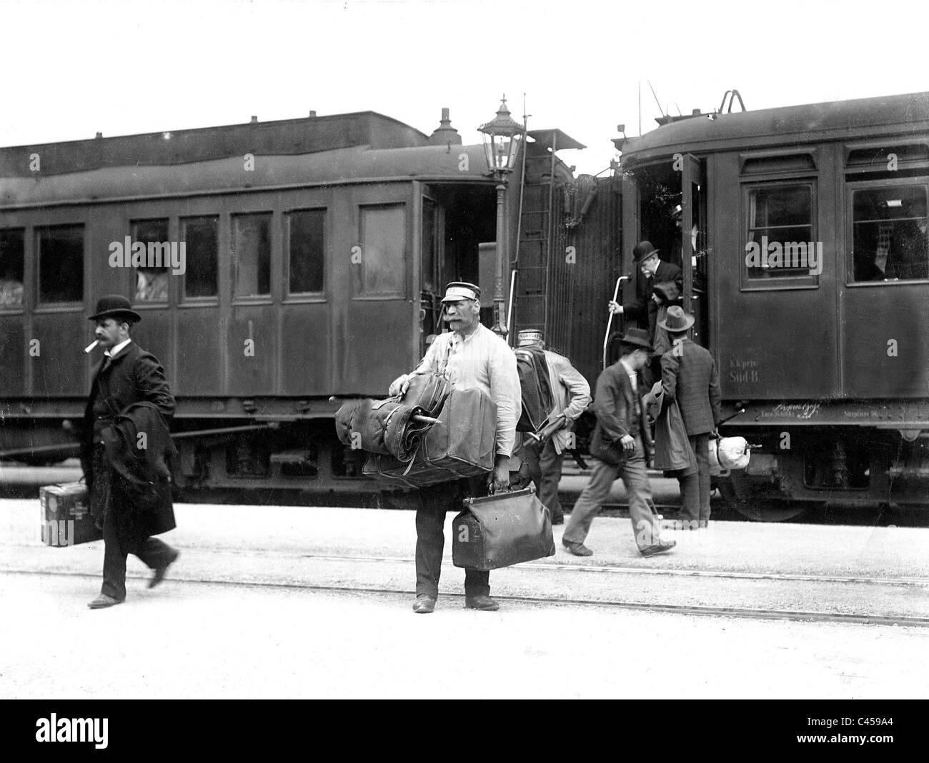 Railway porter hi-res stock photography and images - Alamy