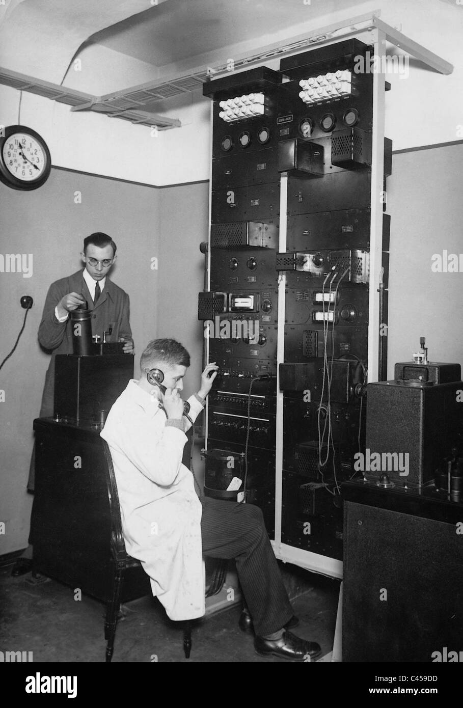 Station through Black and White Stock Photos & Images - Alamy