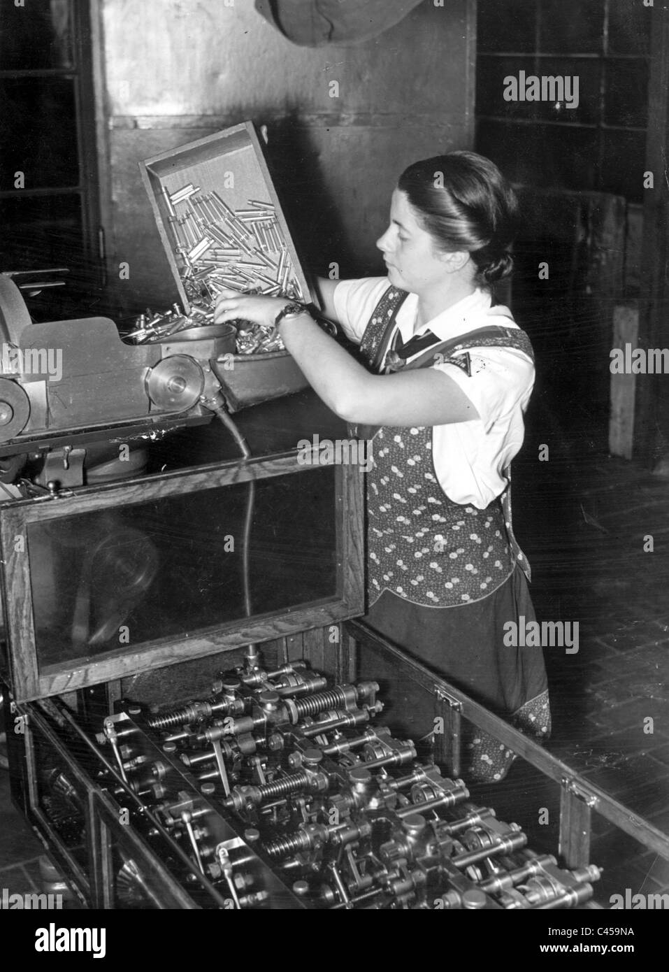 1940 women hi-res stock photography and images - Alamy