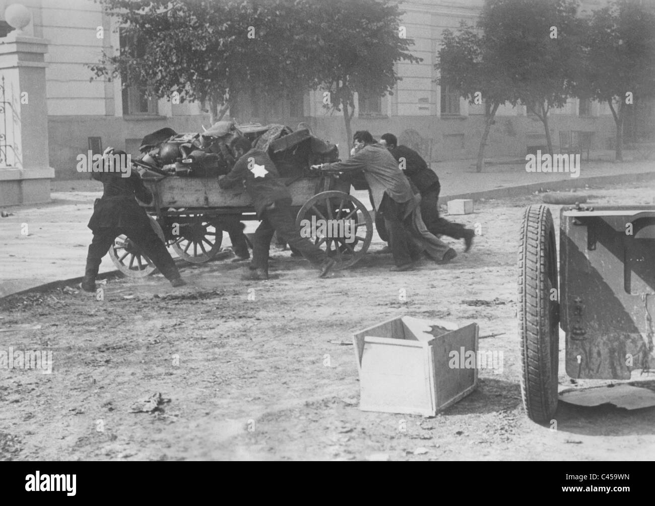 Jews during clearing work in Mogilev on the Eastern Front, 1941 Stock ...